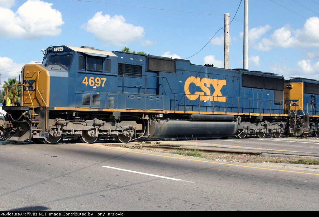 CSX 4697